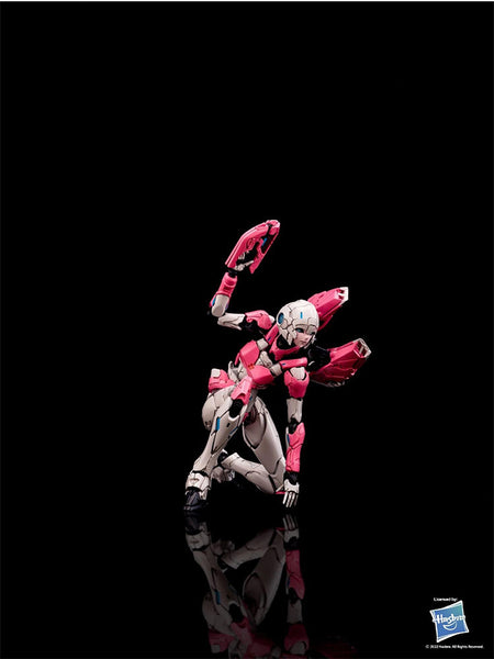Flame Toys Furai Model 20 IDW Arcee Model Kit (Non-transformable) 15.5 ...