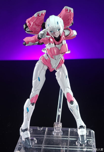 Flame Toys Furai Model 20 IDW Arcee Model Kit (Non-transformable) 15.5 ...