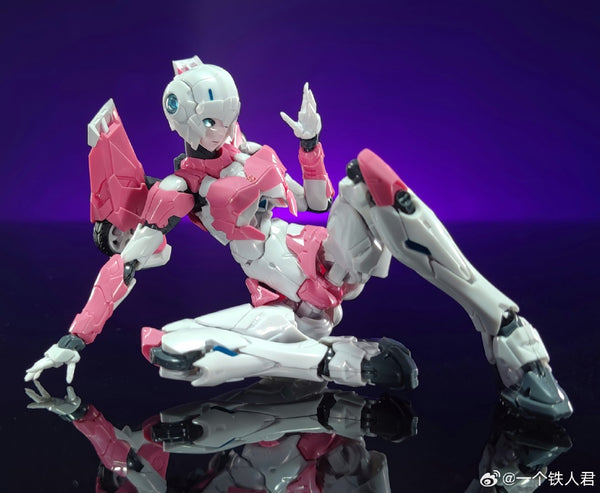 Flame Toys Furai Model 20 IDW Arcee Model Kit (Non-transformable) 15.5 ...