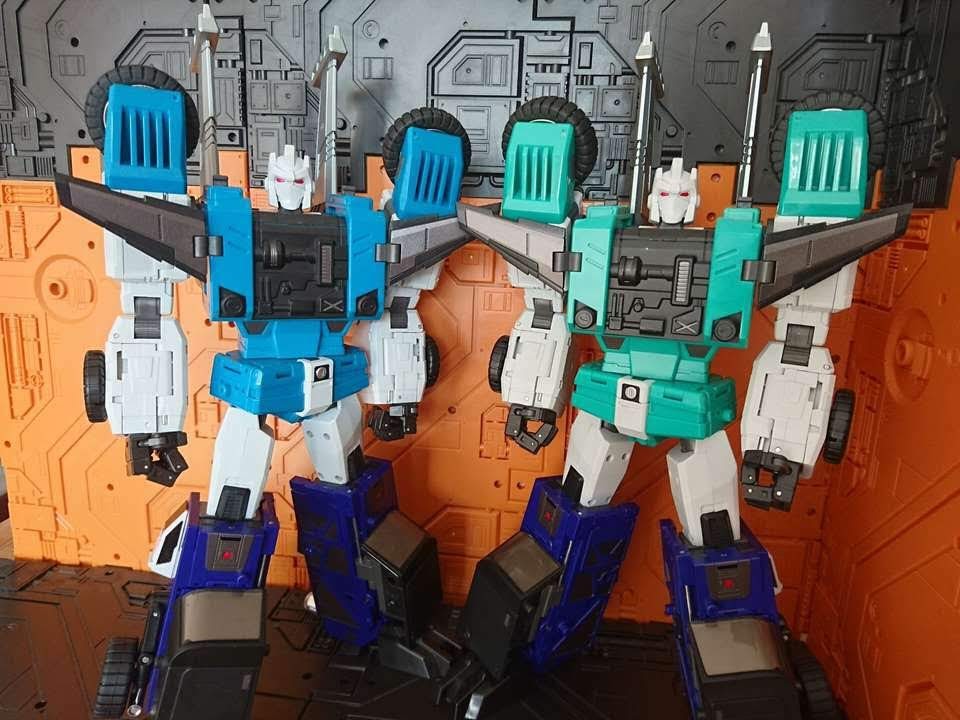 DX9 Toys D10G Hanzo (Sixshot) (G1 Retro Color, Green Chest) 27 cm / 10 ...